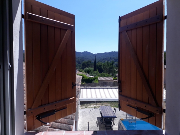 Galerie Photos sur Volets Bois - Bloque-Volet